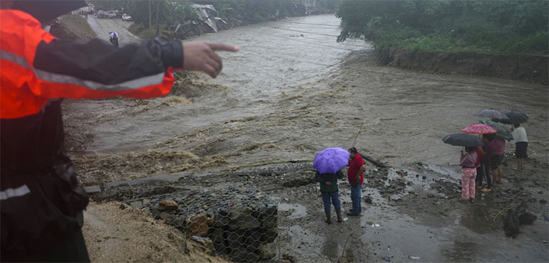 Tropical Storm Sara Makes Landfall in Belize After Drenching Honduras ...