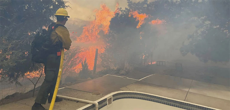 New Wildfires Burn in US Northeast While Bigger Blazes Rage Out West ...