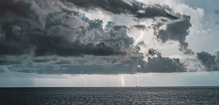 Lightning: Facts, Figures and Statistics | WeatherBug | WeatherBug